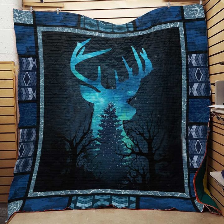 At Night Hunting Deer Hunting Lo Quilt Blanket - Teeruto