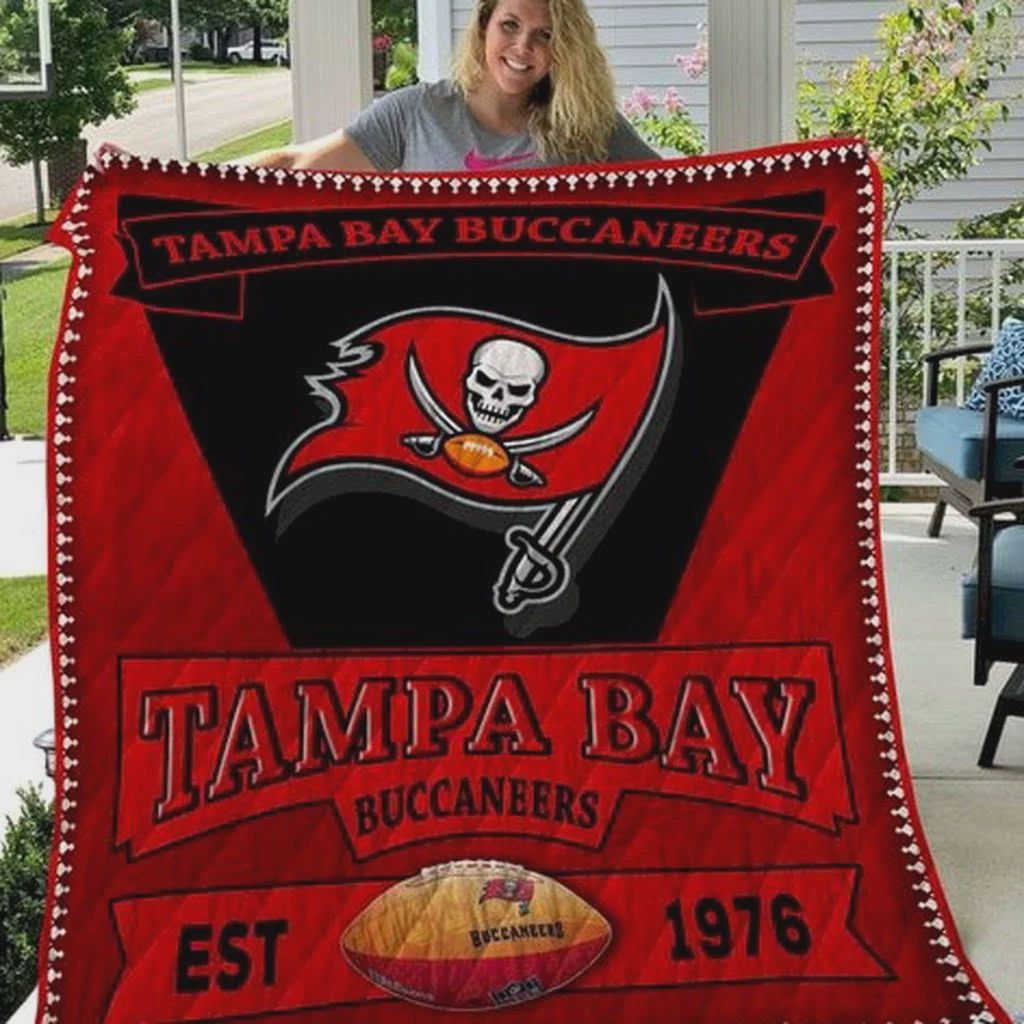 Tampa Bay Buccaneers Red EST 1976 Quilt Blanket - Teeruto
