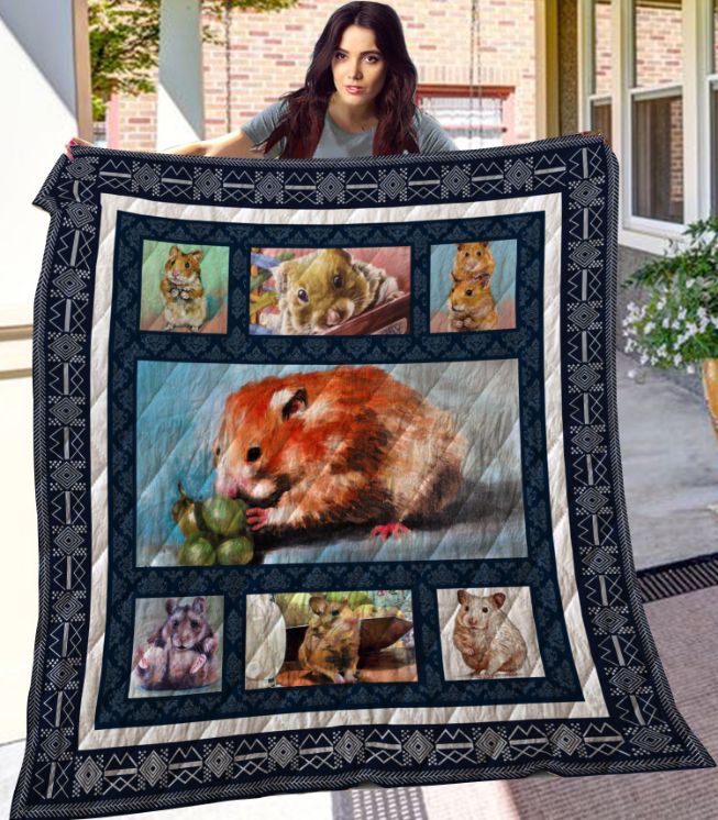 Hamster Eating Grapes Quilt Blanket - Teeruto