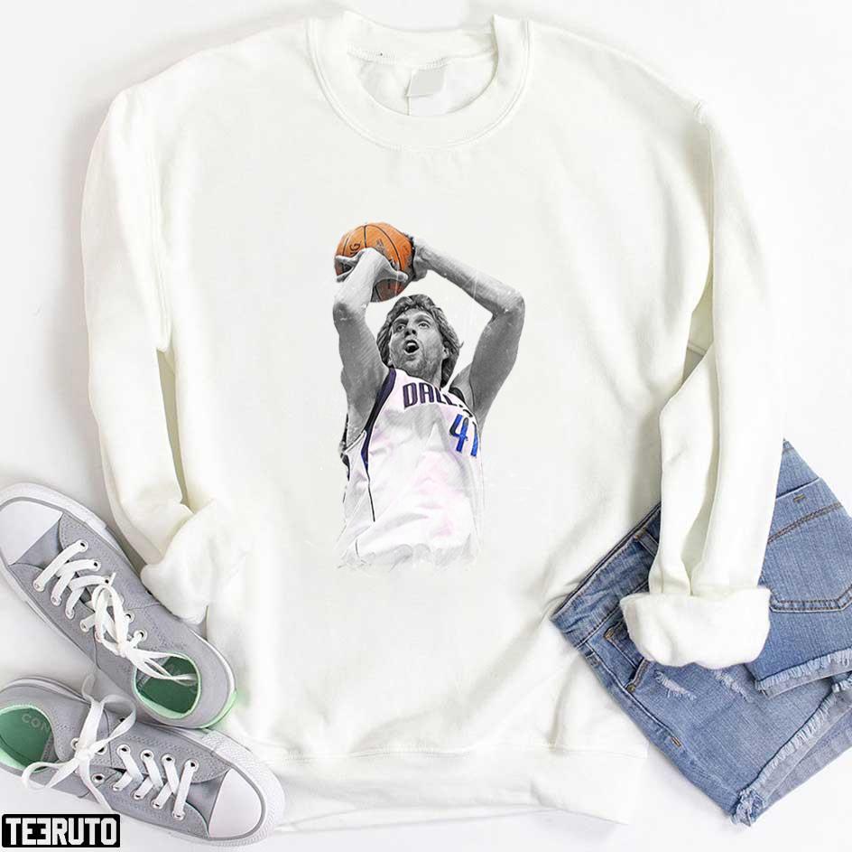 Dirk Nowitzki Basketball Design 3 Point Unisex T-Shirt - Teeruto